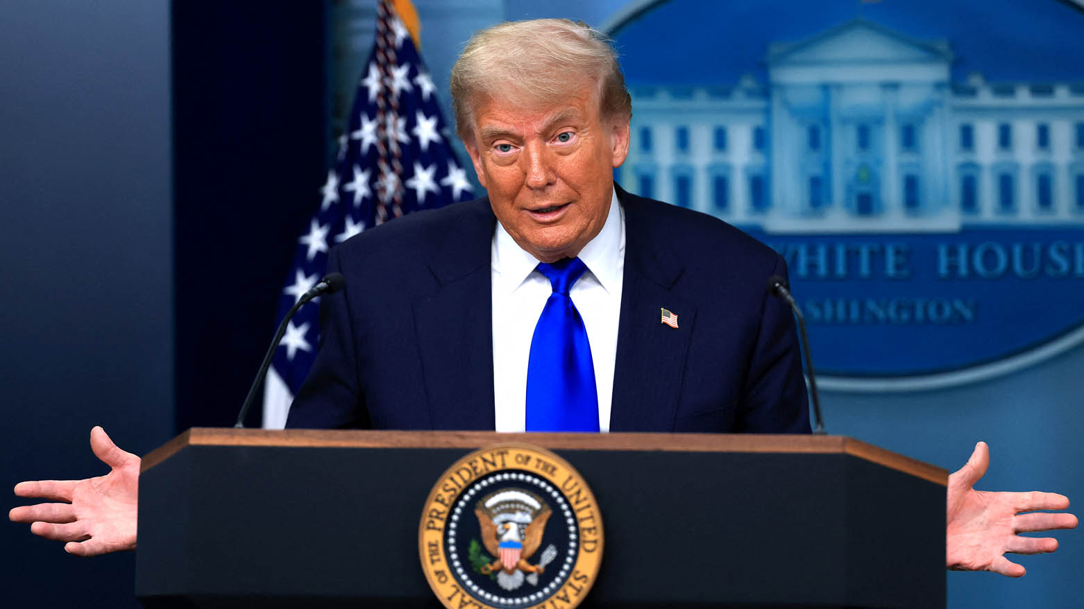 Trump: "İran uranyum zenginleştirmeye devam ederse yeniden vururuz"