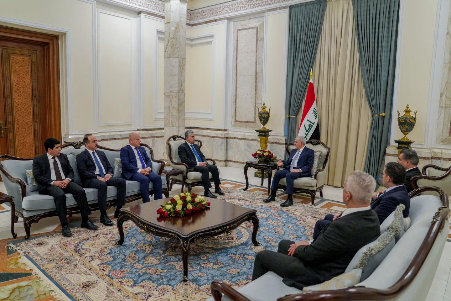الرئيس العراقي يؤكد أهمية التشاور بين أربيل وبغداد للوصول إلى حلول