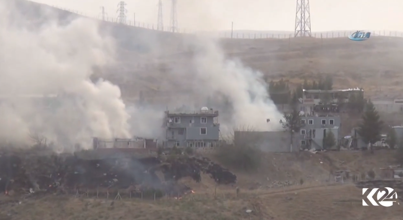 Explosion hits police headquarters in SE Turkey