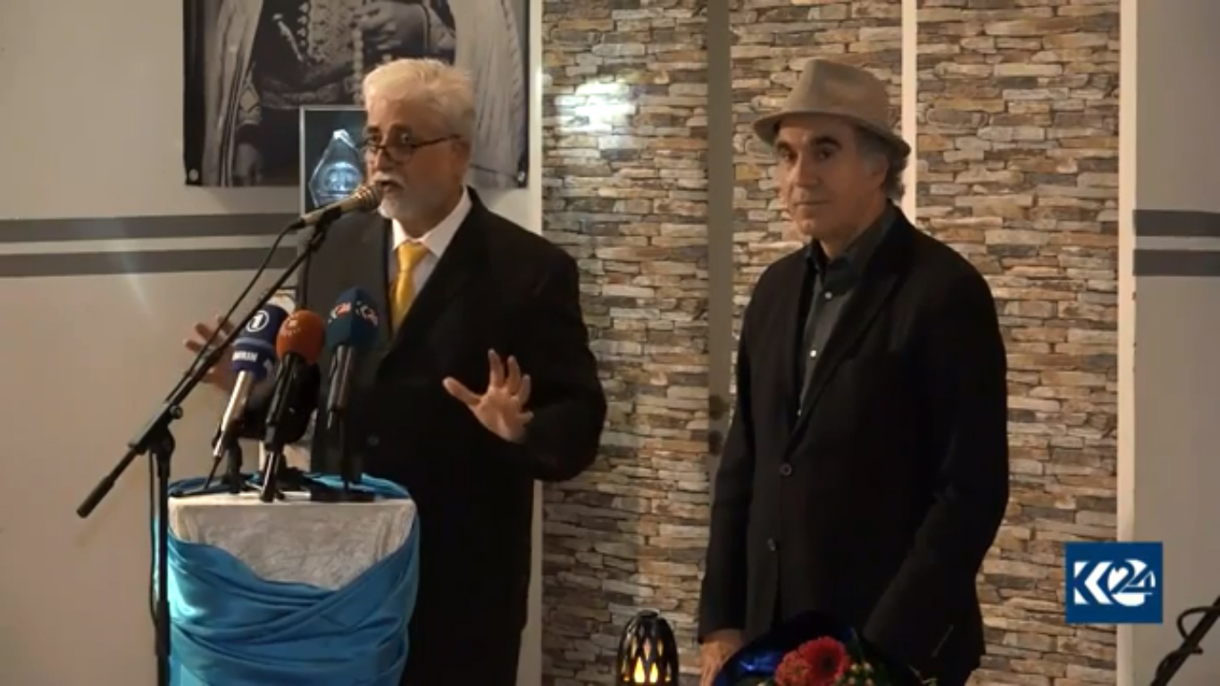 بالصور.. "هورو بافي صلاح" يمنح جائزة لـ"فقه تيرا"