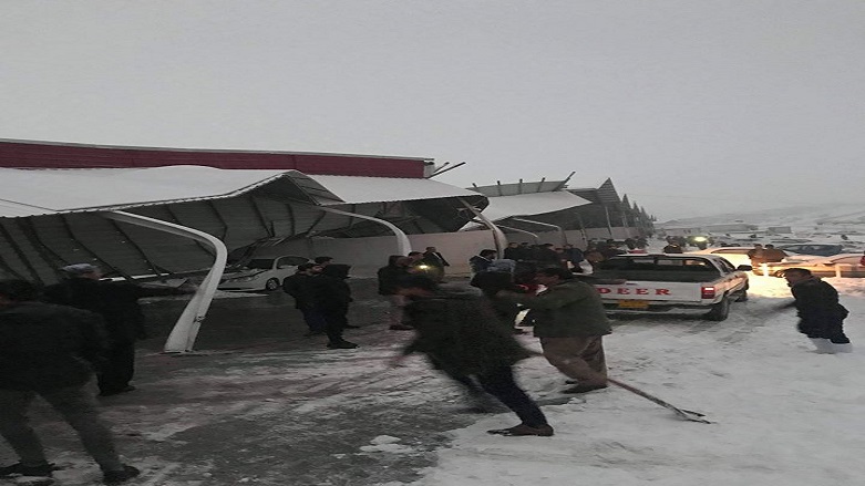 Heavy snowfall in Kurdistan Region blocks border crossing, main roads